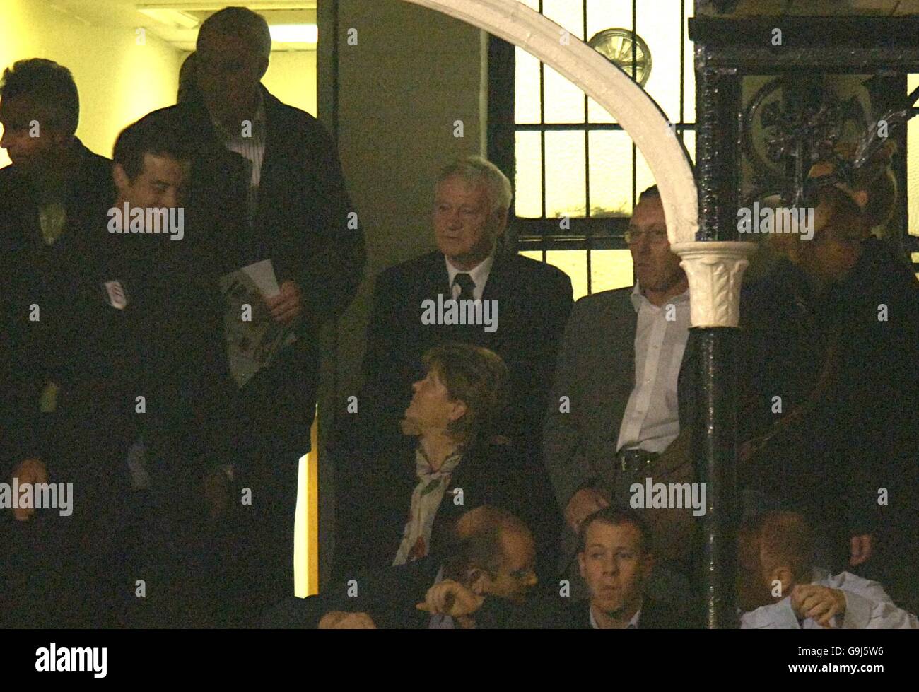 Sir bobby watches the game between fulham charlton athletic hi-res ...