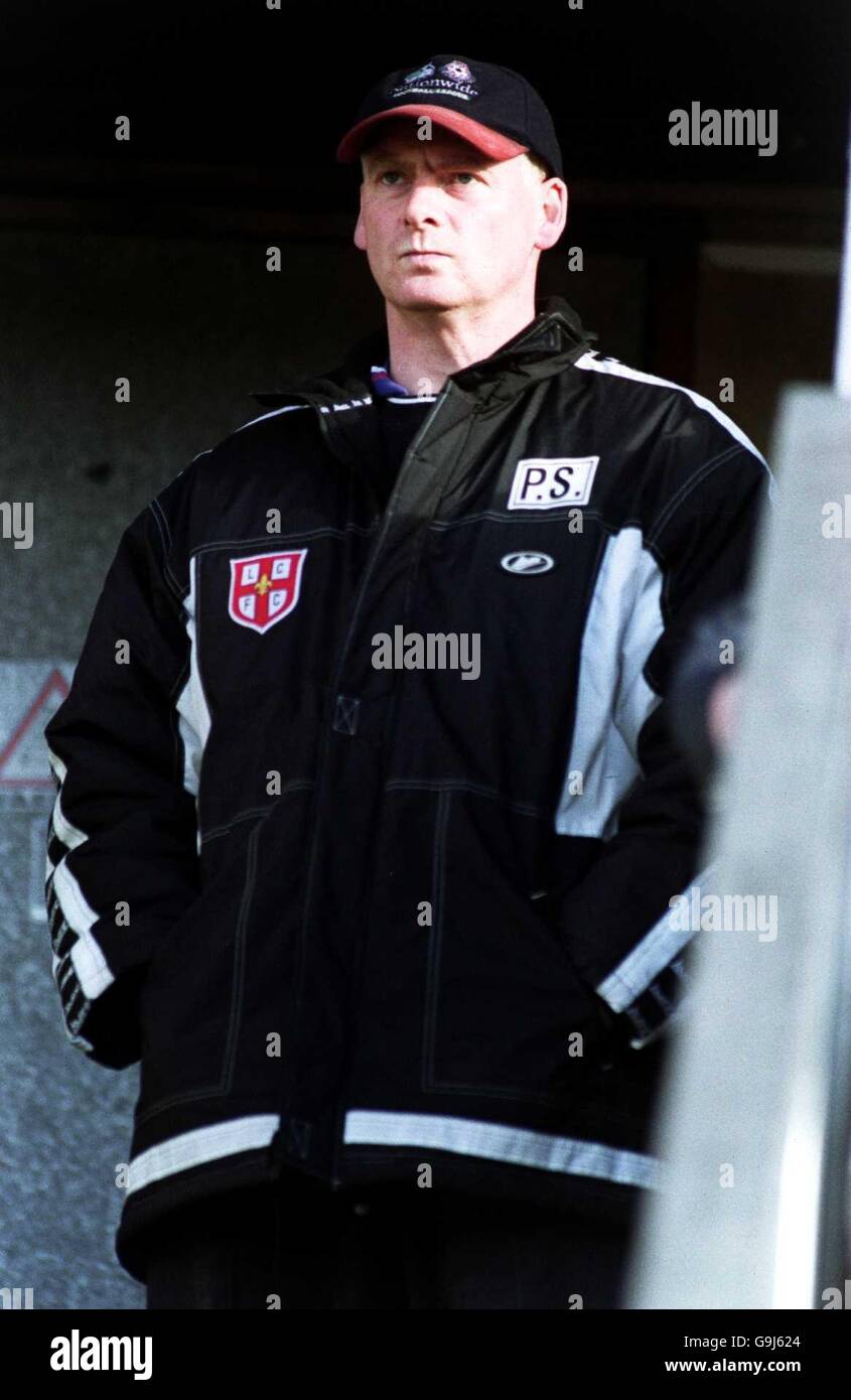 Lincoln City's manager Phil Stant oversees his last game for the club ...