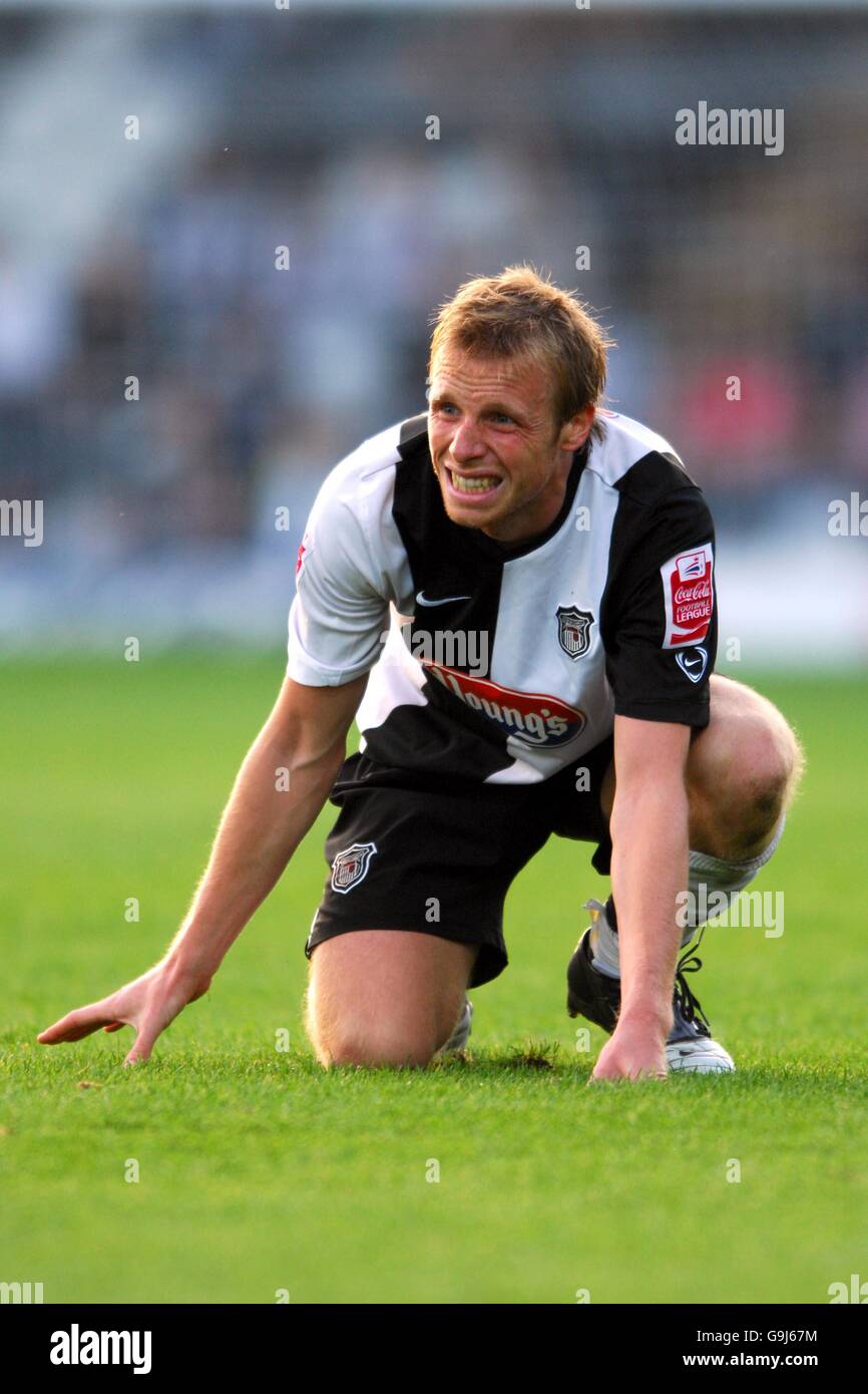 Grimsby towns ricky ravenhill hi-res stock photography and images - Alamy