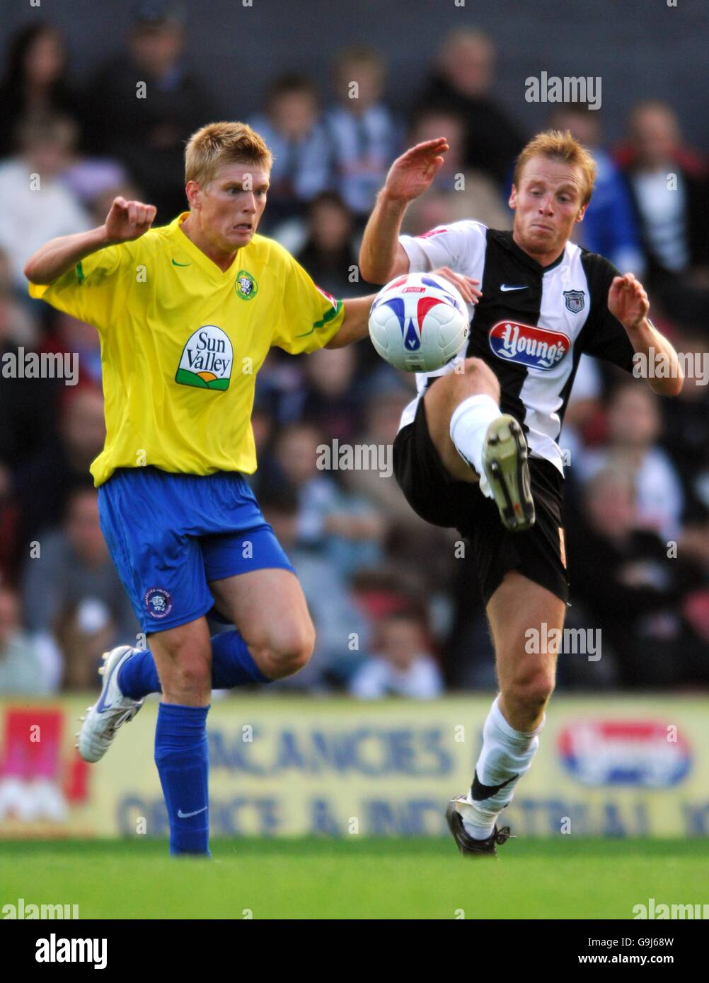 Grimsby towns ricky ravenhill hi-res stock photography and images - Alamy