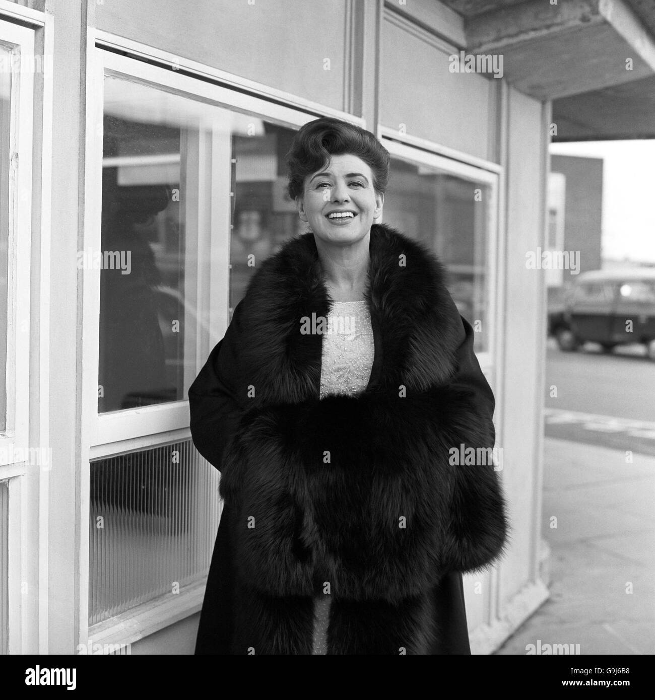 Pat phoenix (elsie tanner) hi-res stock photography and images - Alamy