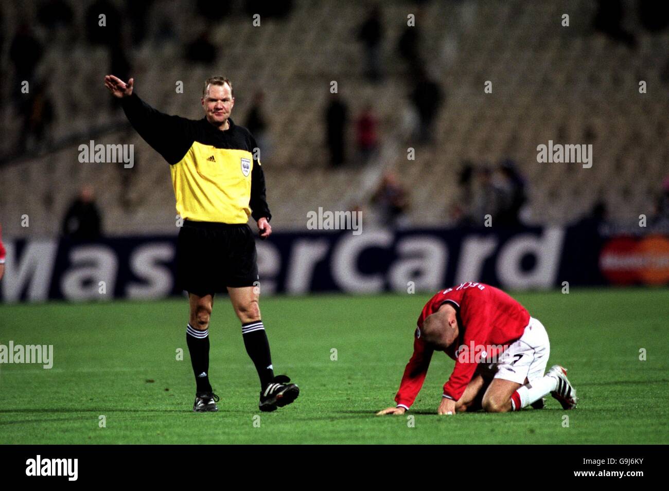 Referee karl erik nilsson hi-res stock photography and images - Alamy Referee karl erik nilsson hi-res stock photography and images - Alamy