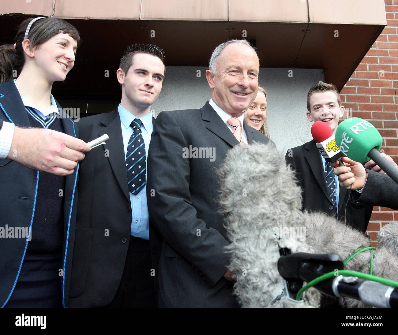 Irish Foreign Minister Dermot Ahern with St Louis Grammar School pupils ...