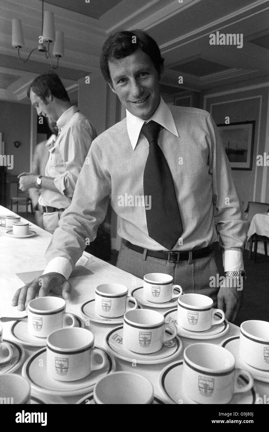 Terry neill appointed arsenal manager hi-res stock photography and ...