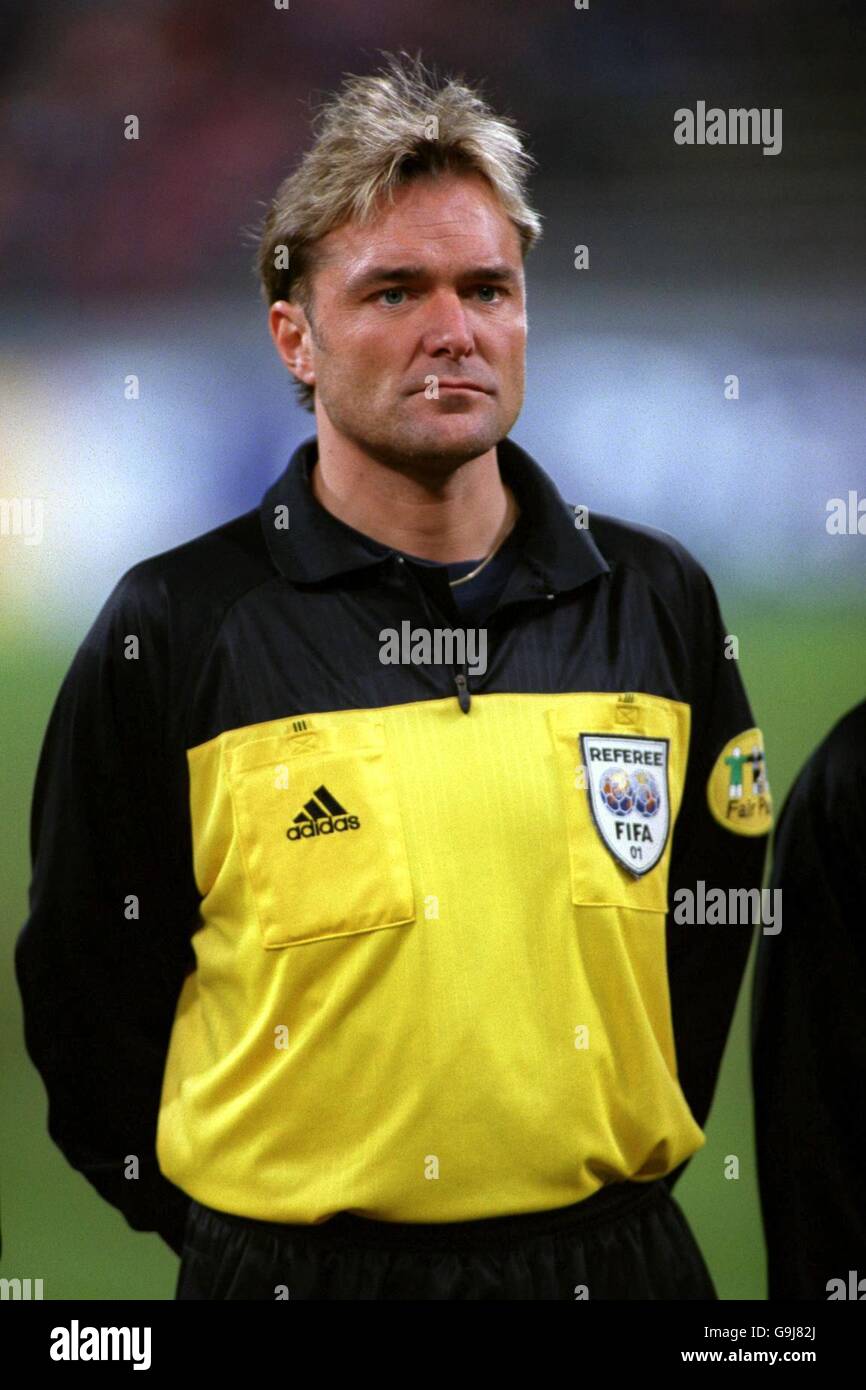 Anders Frisk High Resolution Stock Photography and Images - Alamy
