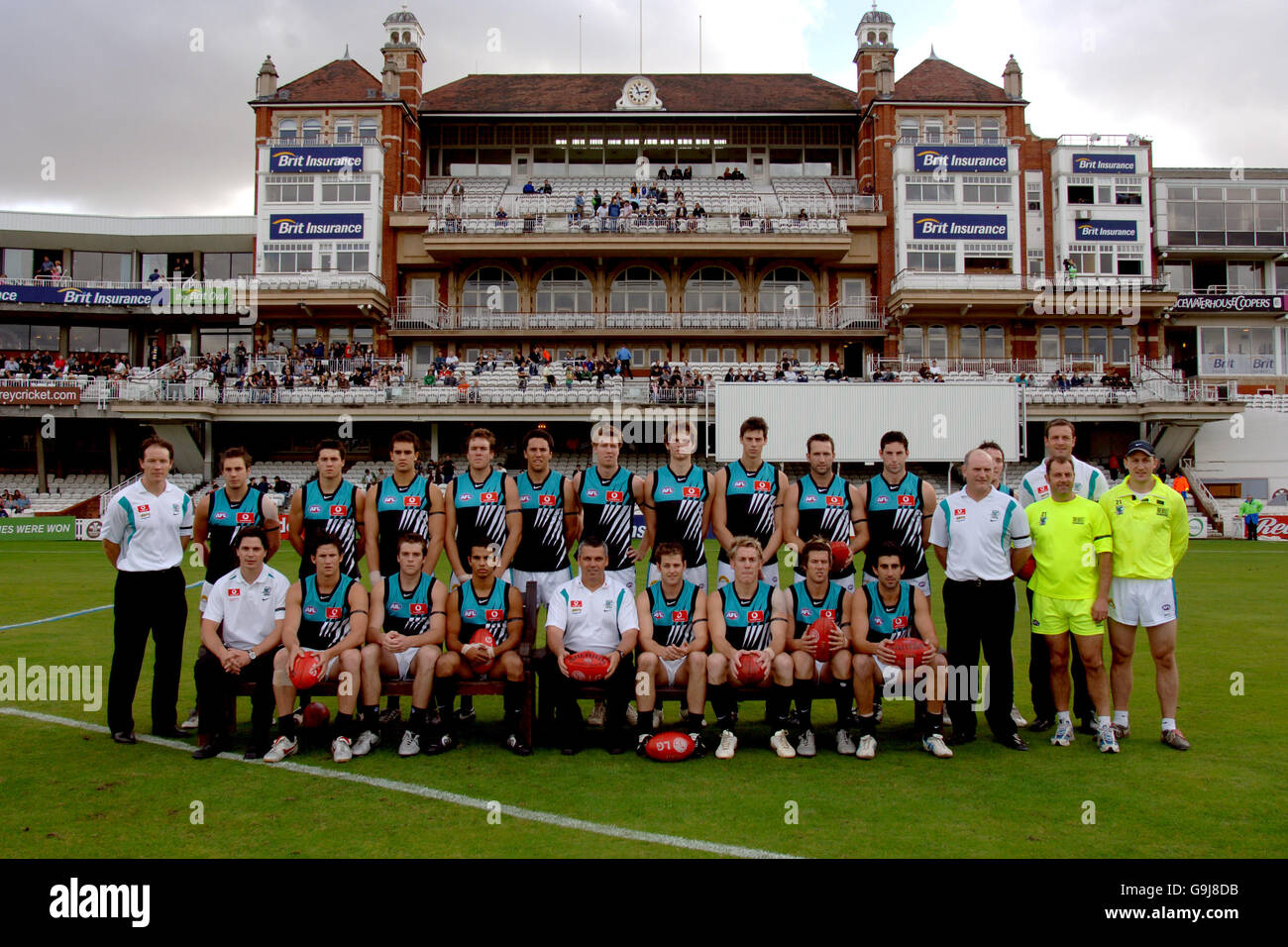 Australian football team hi-res stock photography and images - Alamy