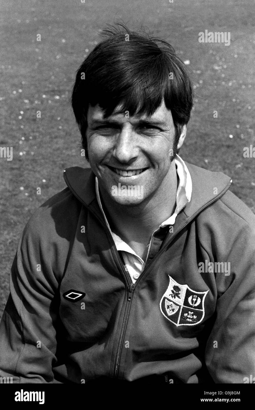 Barry john wales rugby hi-res stock photography and images - Alamy