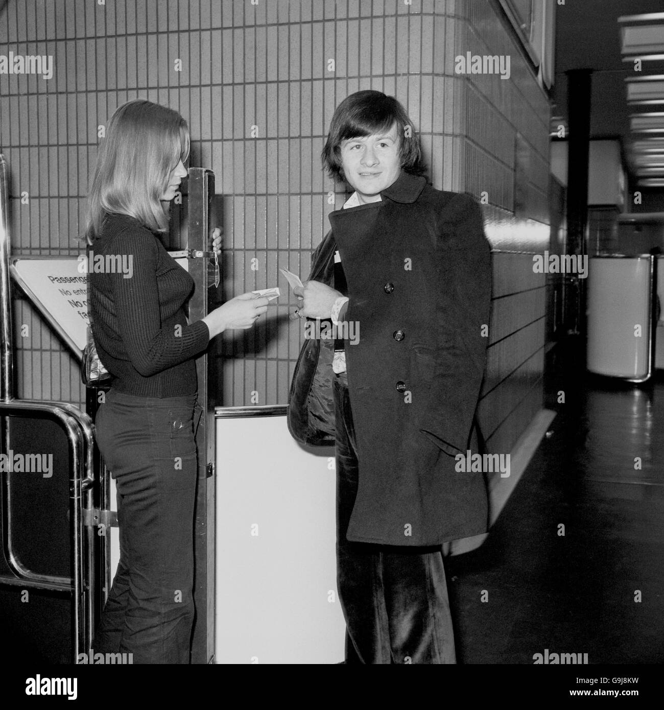 Alex higgins 1972 Black and White Stock Photos & Images - Alamy