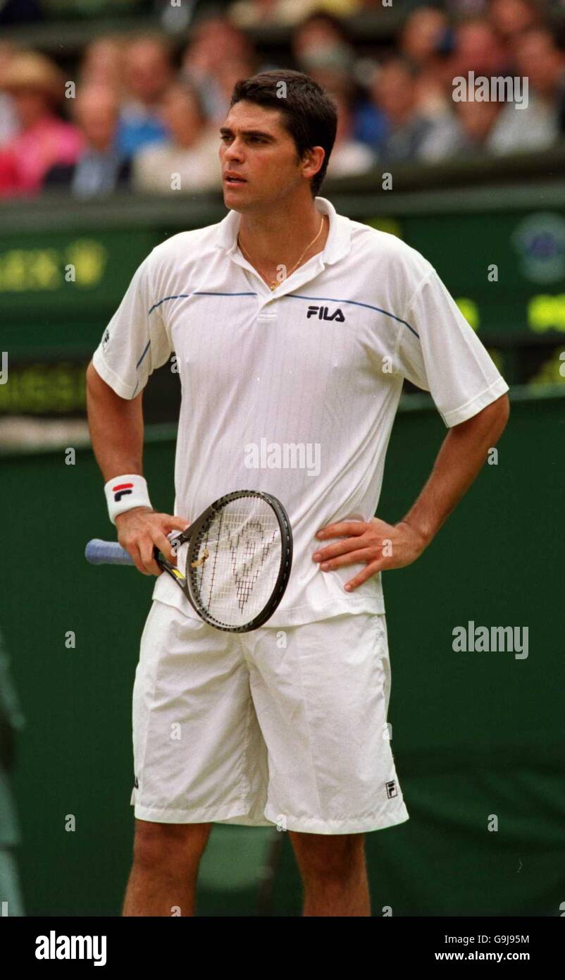 Andre agassi v mark philippoussis hi-res stock photography and images ...
