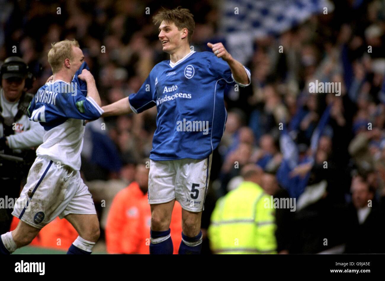 Birmingham City's Andrew Johnson (l) runs to congratulate Darren Purse ...
