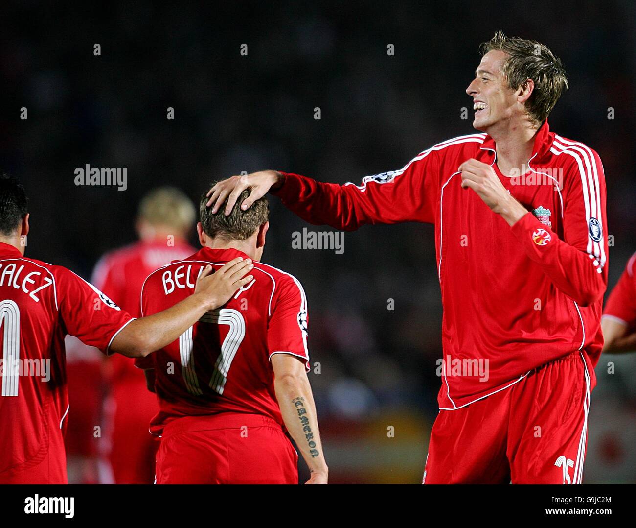 Liverpools peter crouch celebrates scoring hi-res stock photography and ...