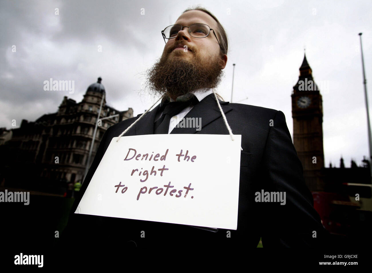 Anti war demo 2003 hi-res stock photography and images - Alamy