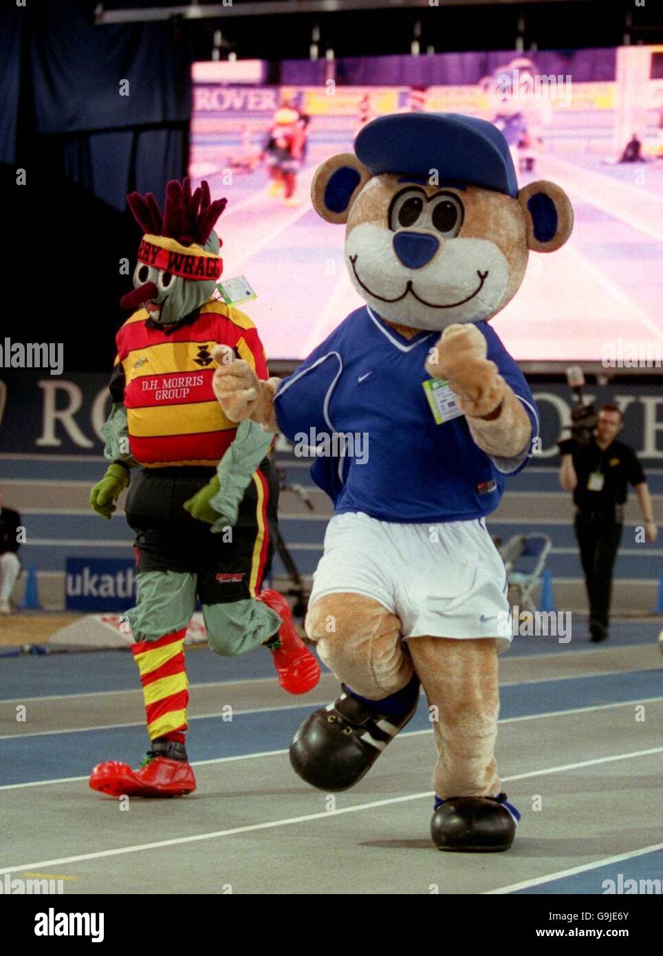 Broxi Bear (r), Rangers mascot, leads from his Partick Thistle ...