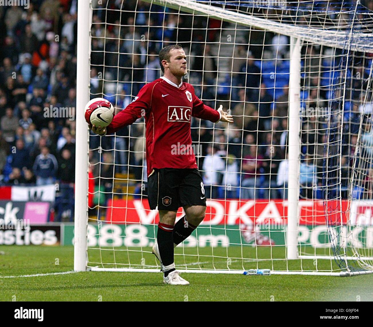 Manchester United's Wayne Rooney celebrates scoring his third and his ...