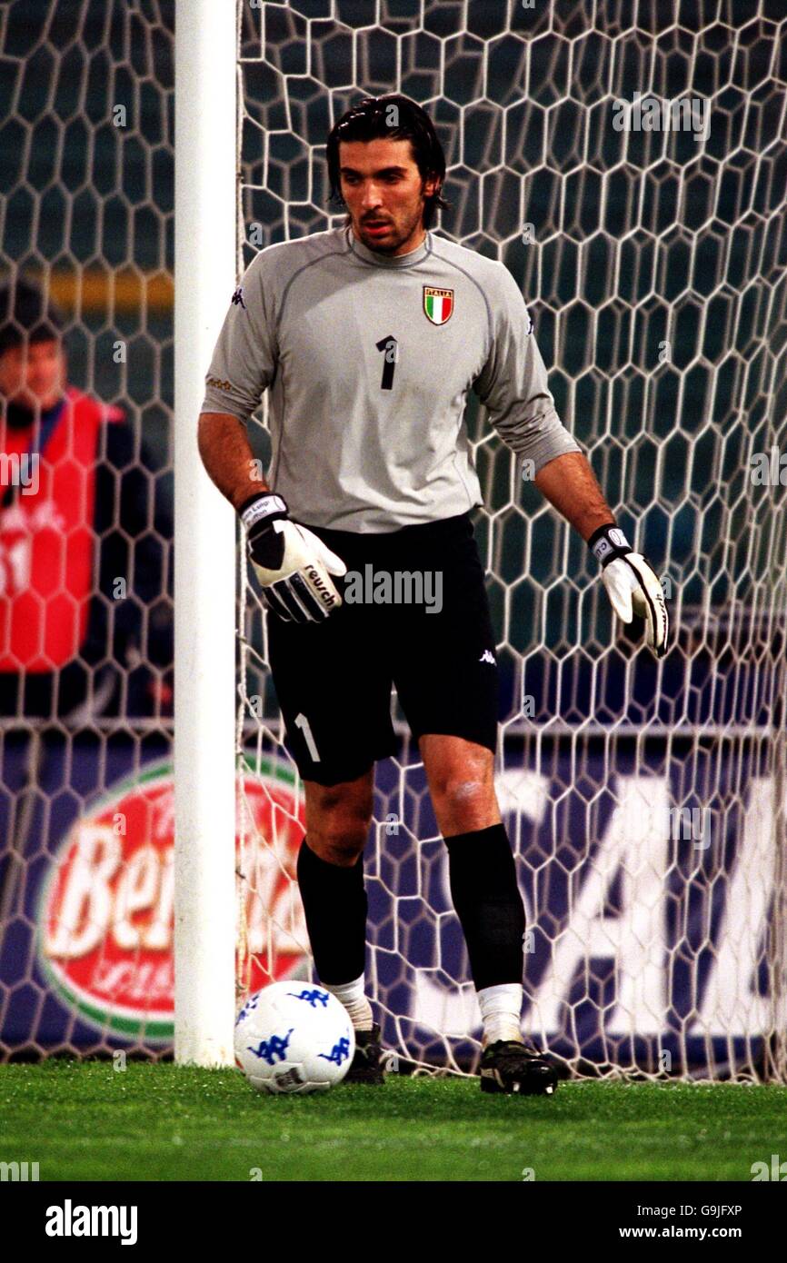 Soccer - International Friendly - Italy v Argentina. Gianluigi Buffon ...