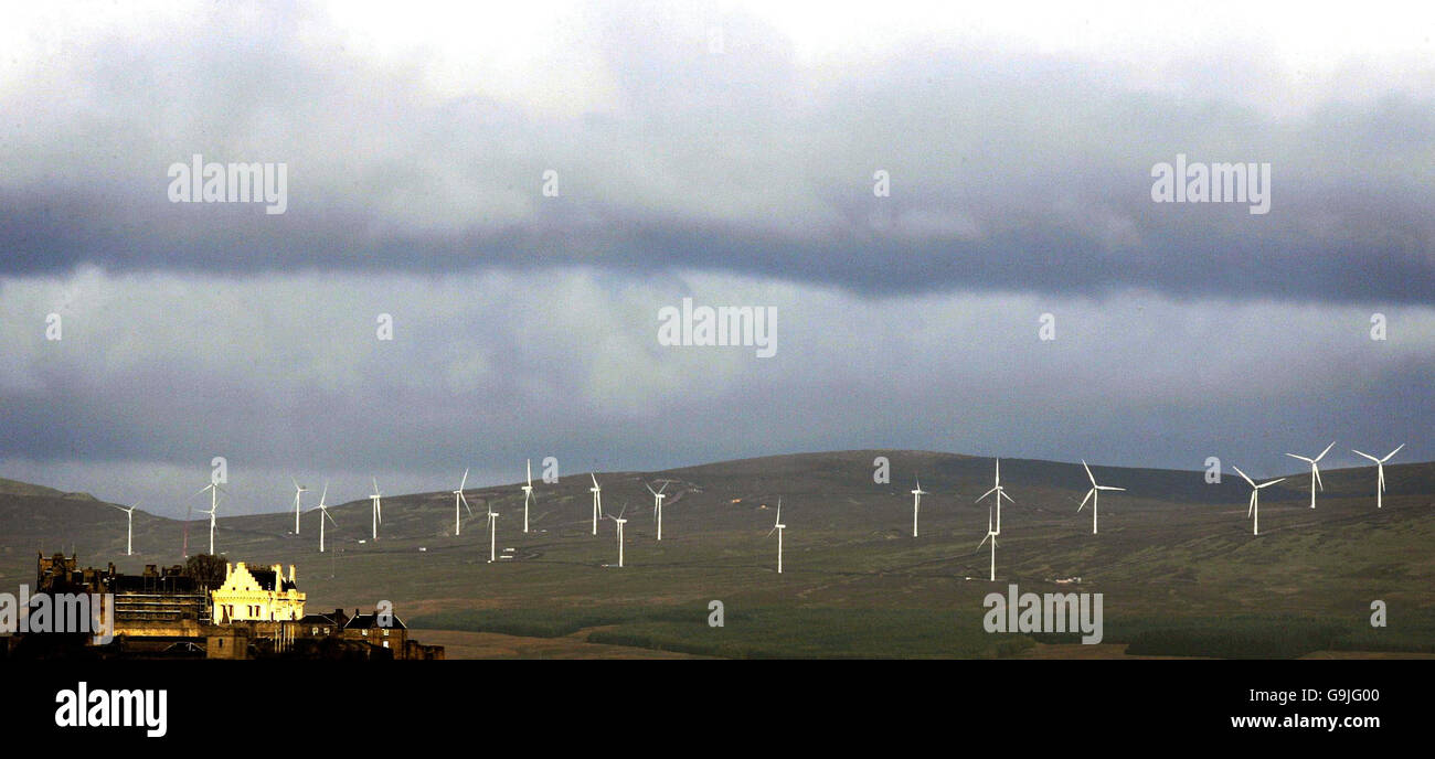 Standalone picture. Stirling Castle, with the Braes of Doune wind farm ...