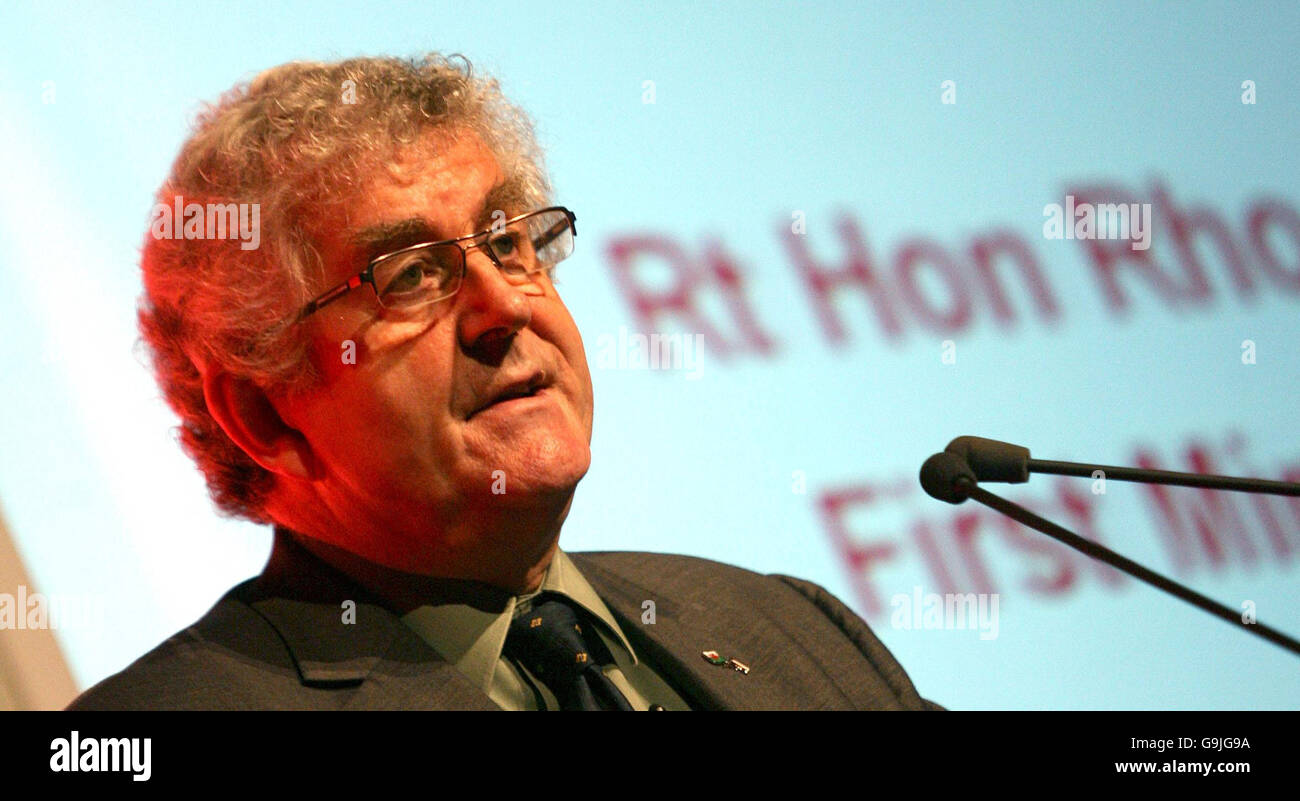 Rhodri morgan addresses the annual youth justice convention hi-res ...