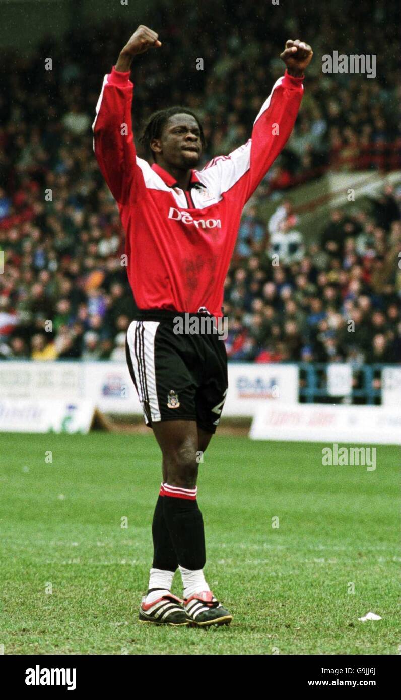 Fulham's Louis Saha celebrates scoring the opening goal from the ...