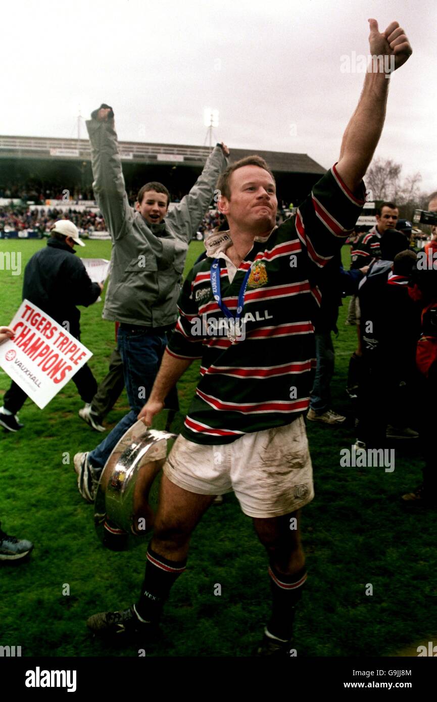Leicester's Pat Howard says his goodbyes to the crowd Stock Photo - Alamy