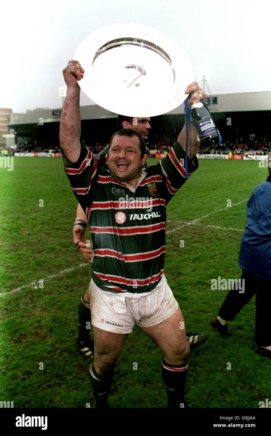 The zurich premiership trophy and shield hi-res stock photography and ...