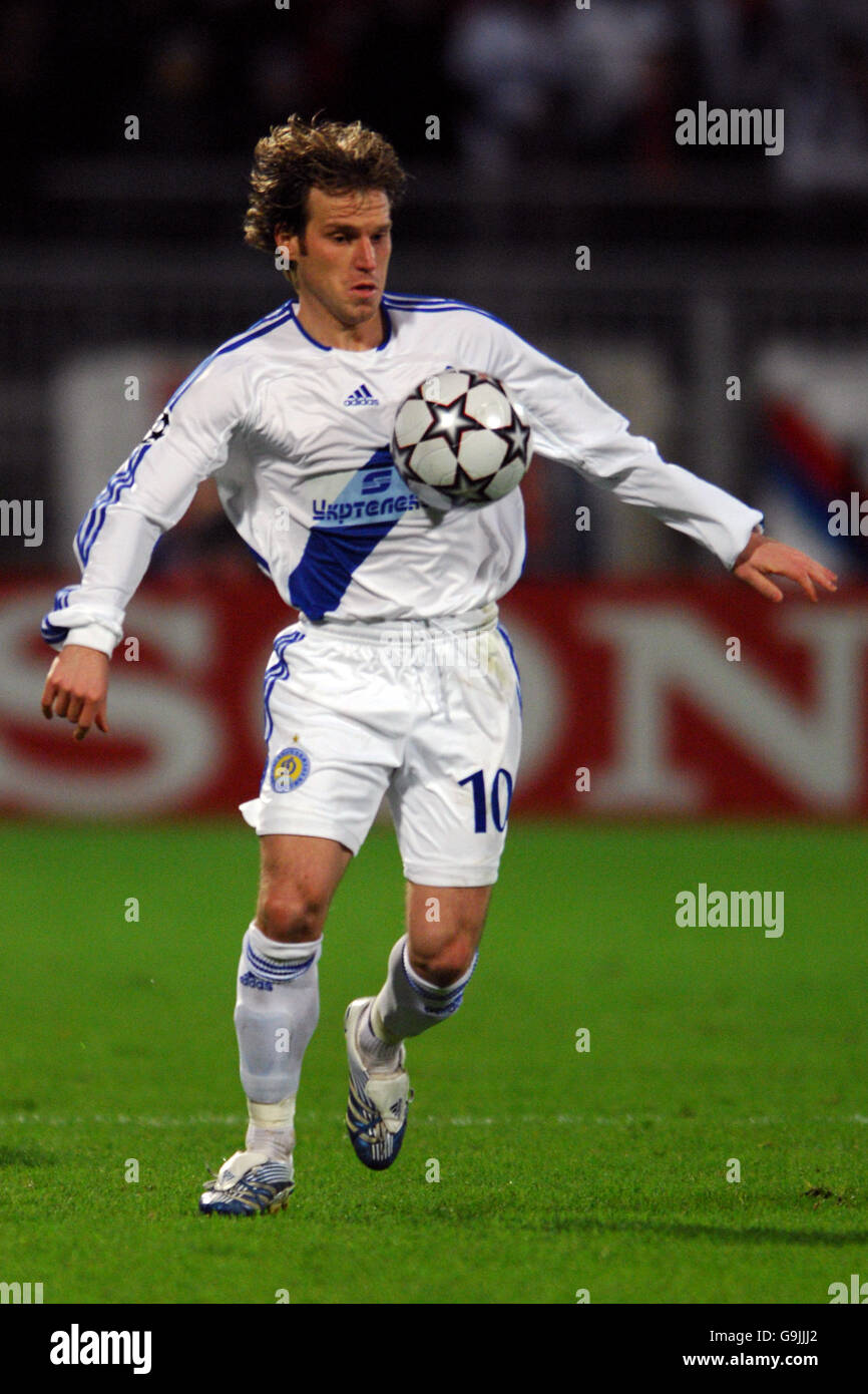 Olympique lyonnais v dynamo kiev hi-res stock photography and images ...