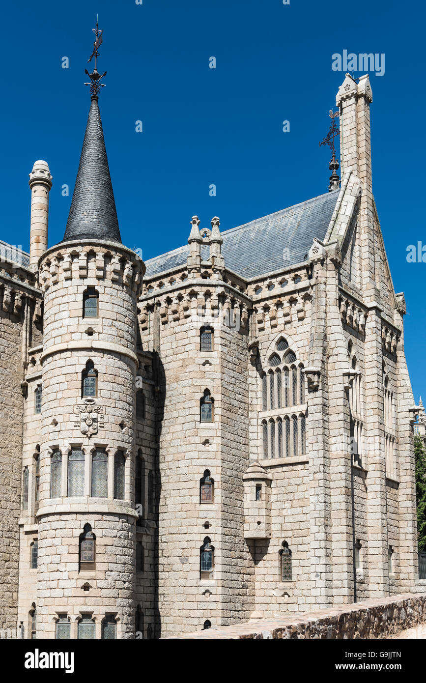 Gaudí castle astorga castilla león hi-res stock photography and images ...