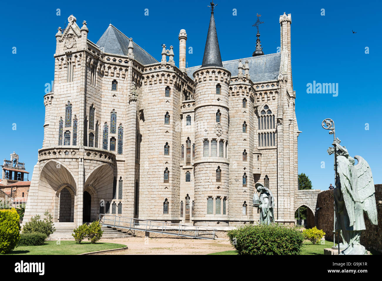 Gaudí castle astorga castilla león hi-res stock photography and images ...