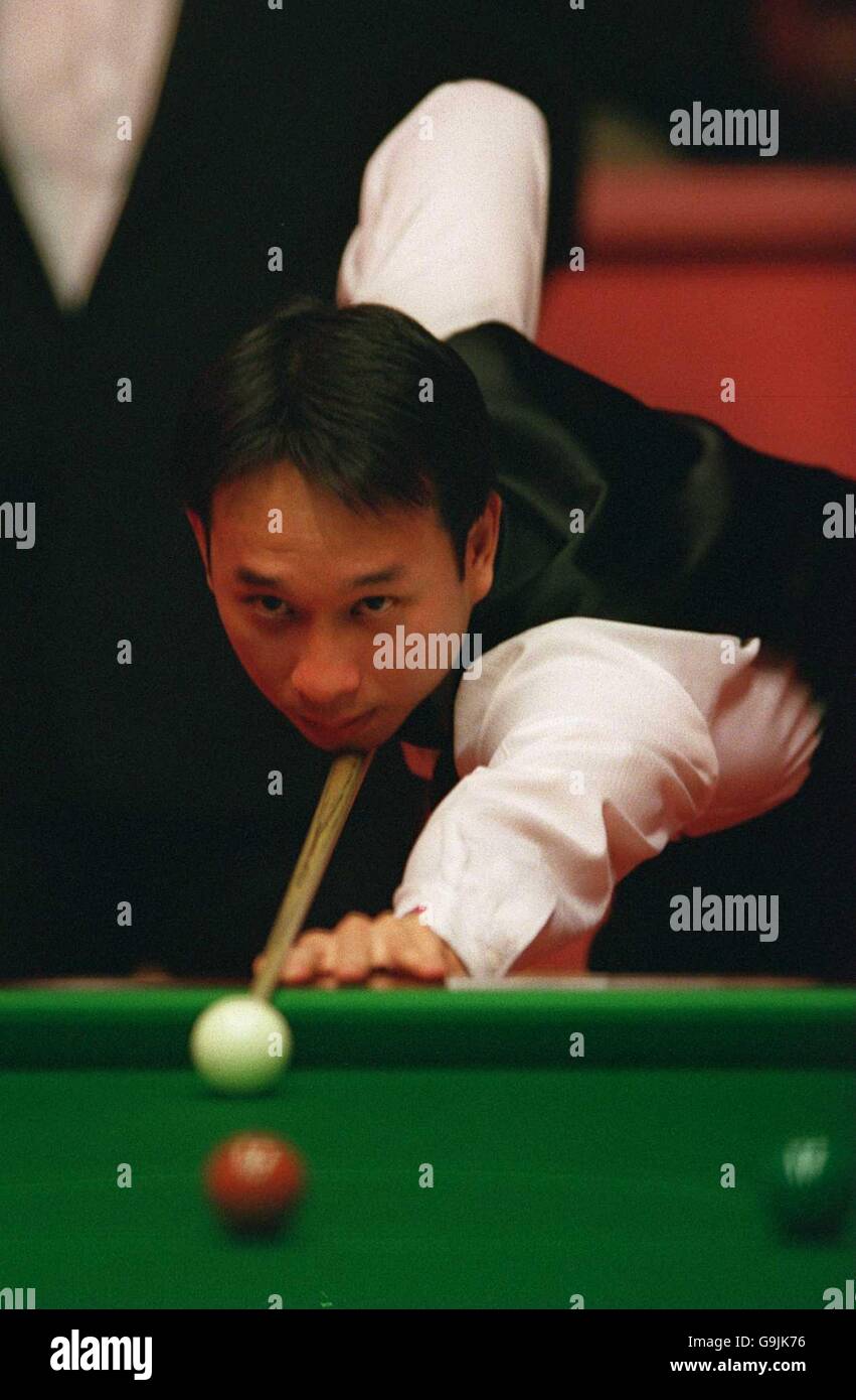 James wattana in action during his match against peter ebdon hi-res ...