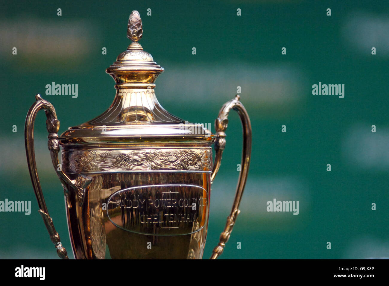 Cheltenham gold cup trophy racing hi-res stock photography and images ...