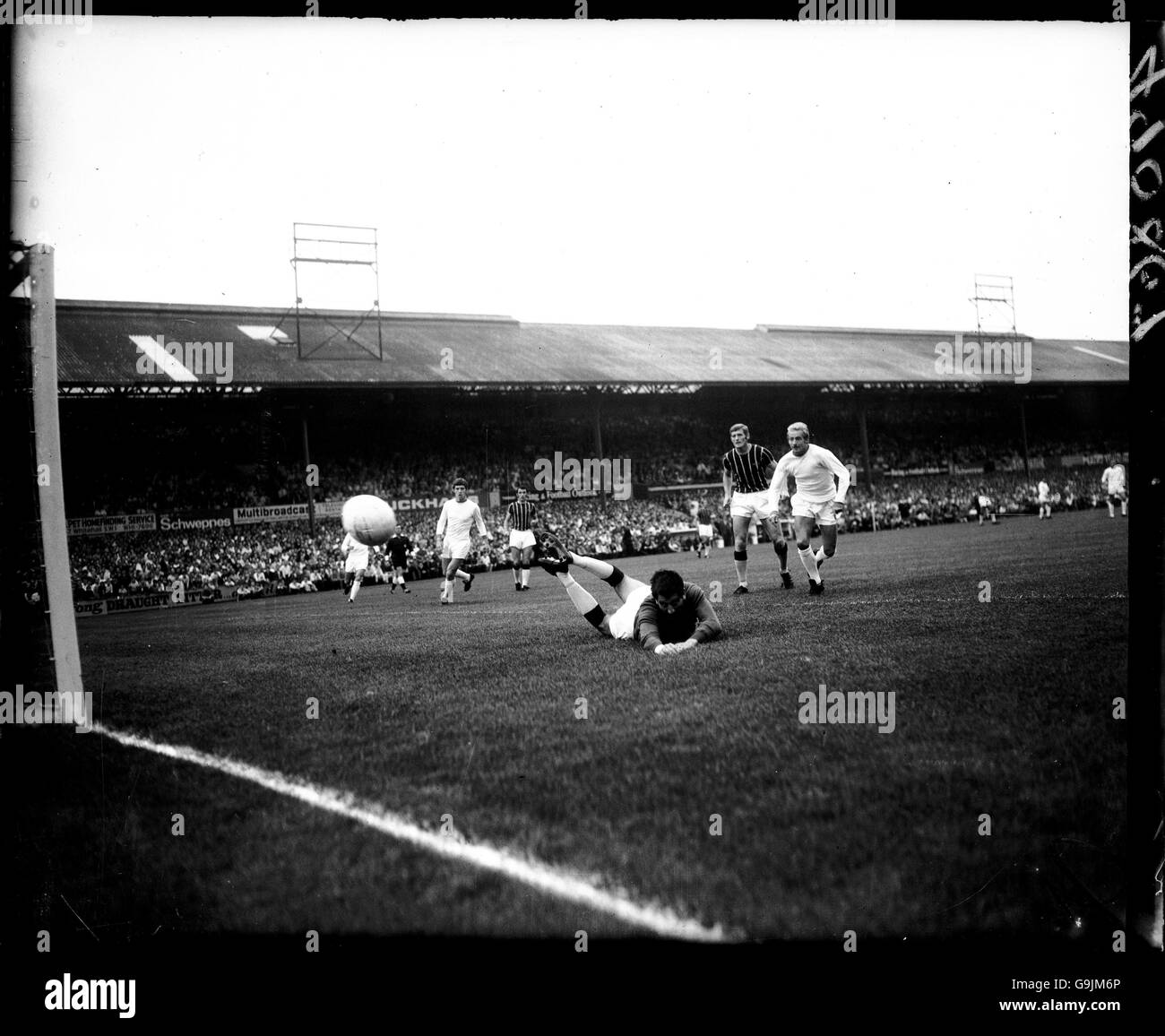 Denis law hi-res stock photography and images - Alamy