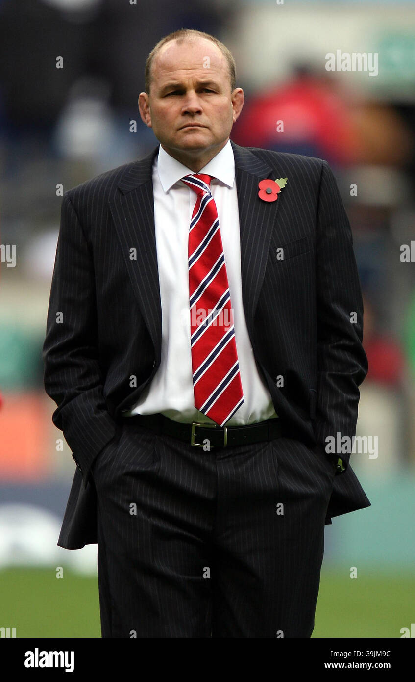 England coach Andy Robinson during the International match against ...