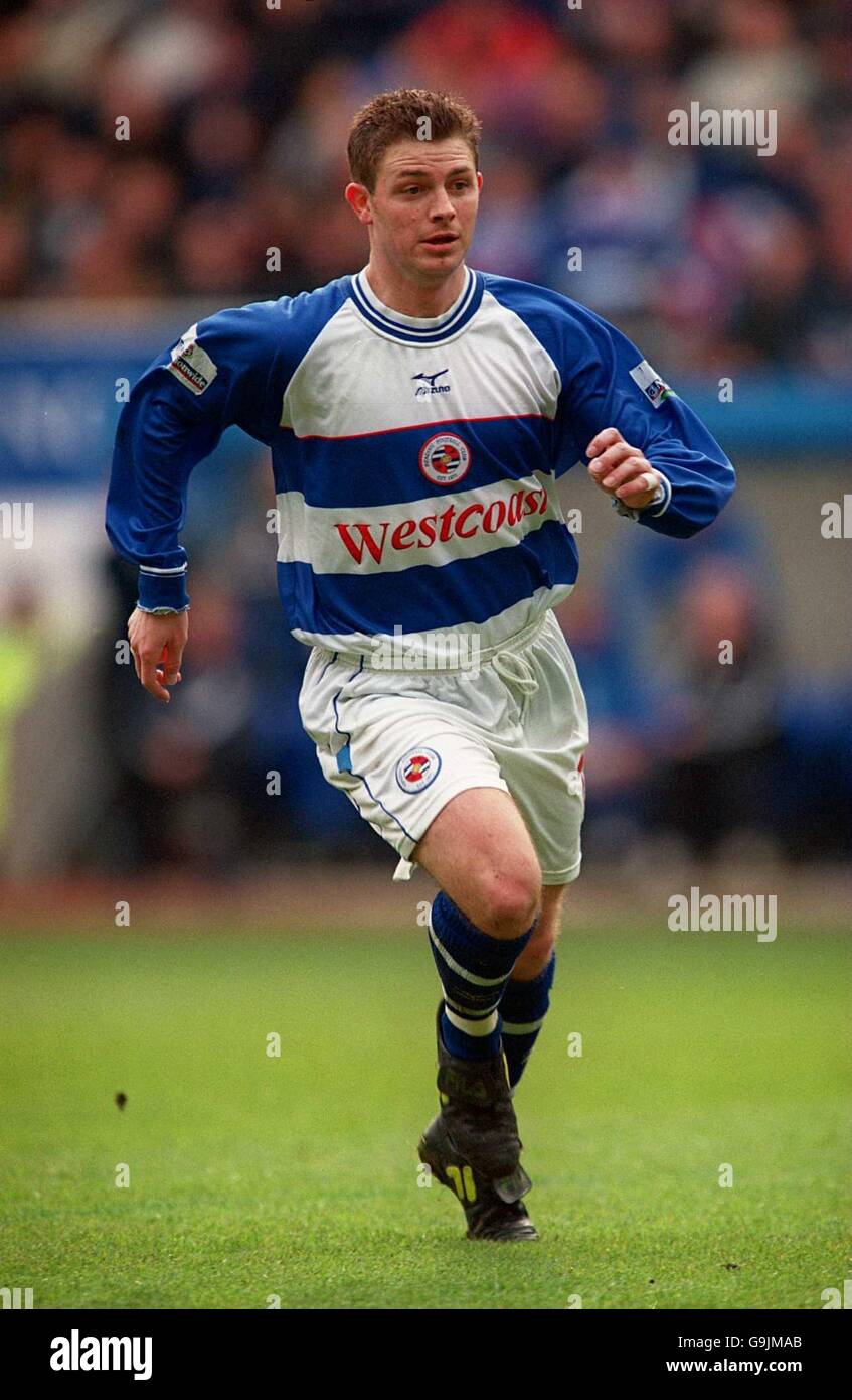 Jamie cureton reading hi-res stock photography and images - Alamy