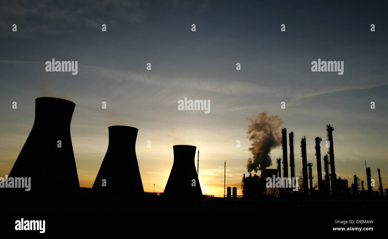 Finnart oil terminal hi-res stock photography and images - Alamy