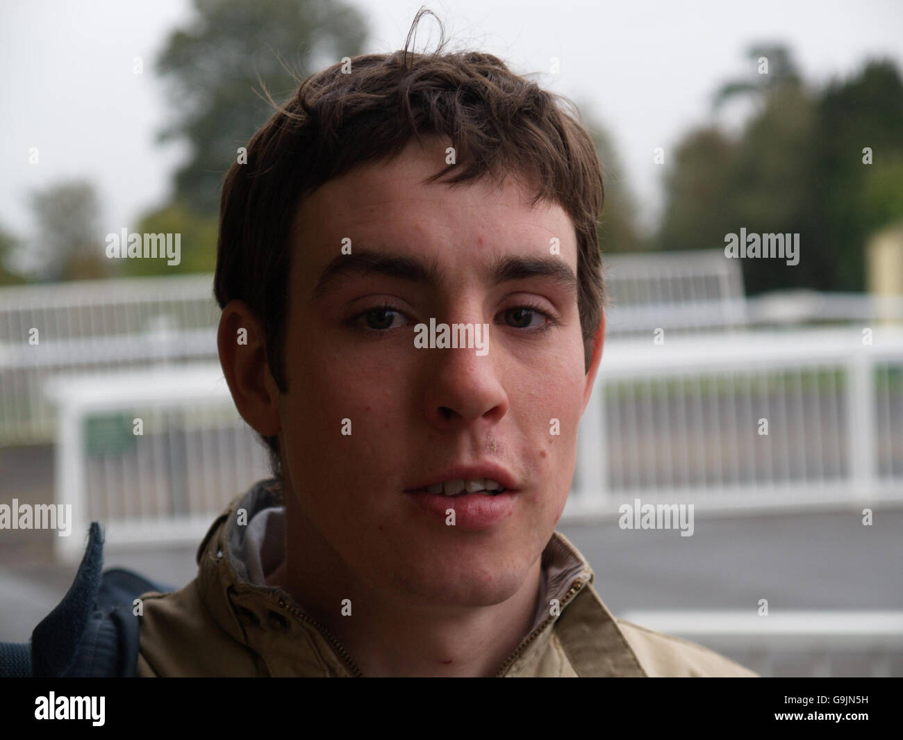 Jockey matthew roe at lingfield racecourse hi-res stock photography and ...