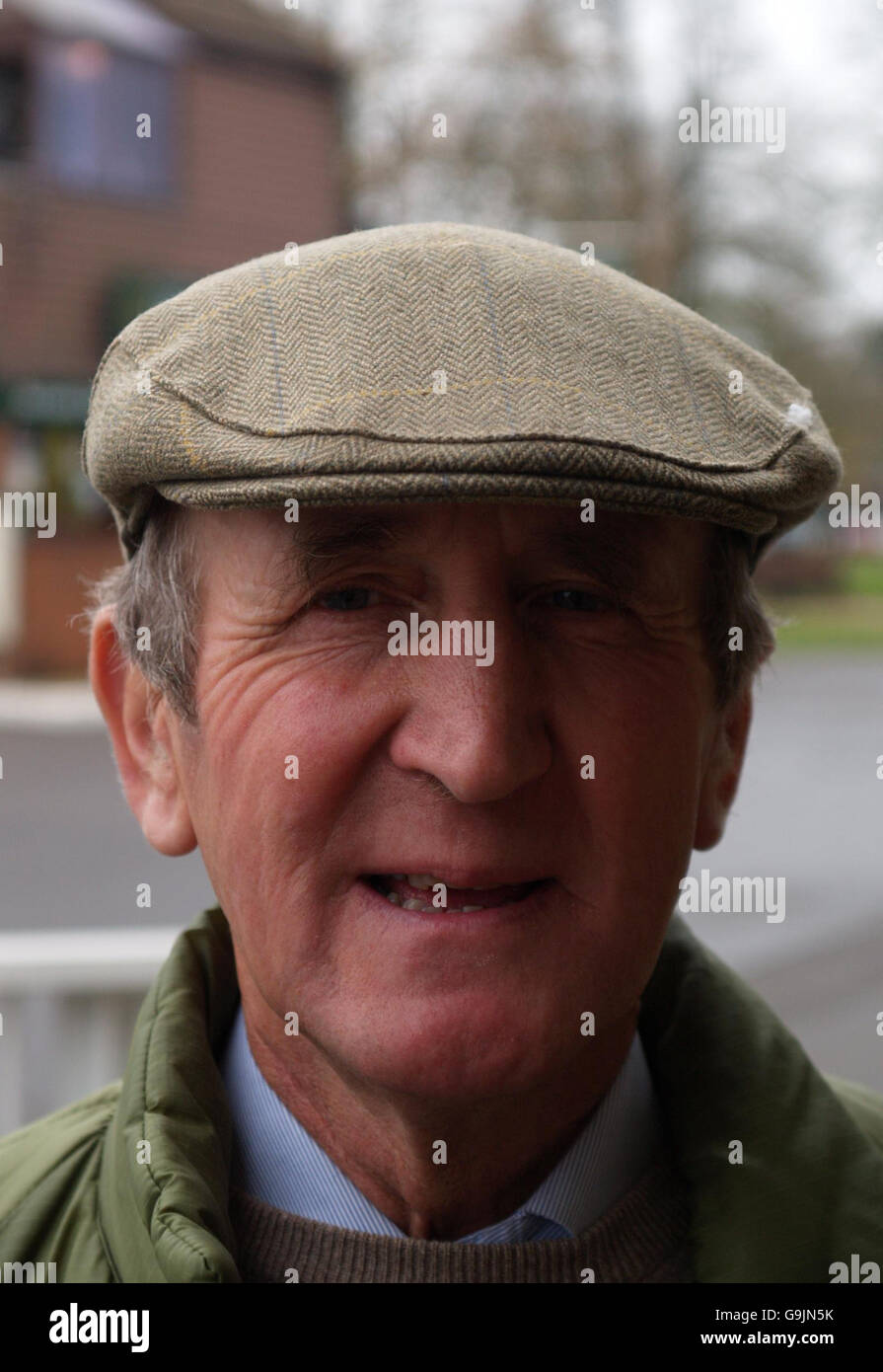 Racing - Lingfield Stock Photo - Alamy
