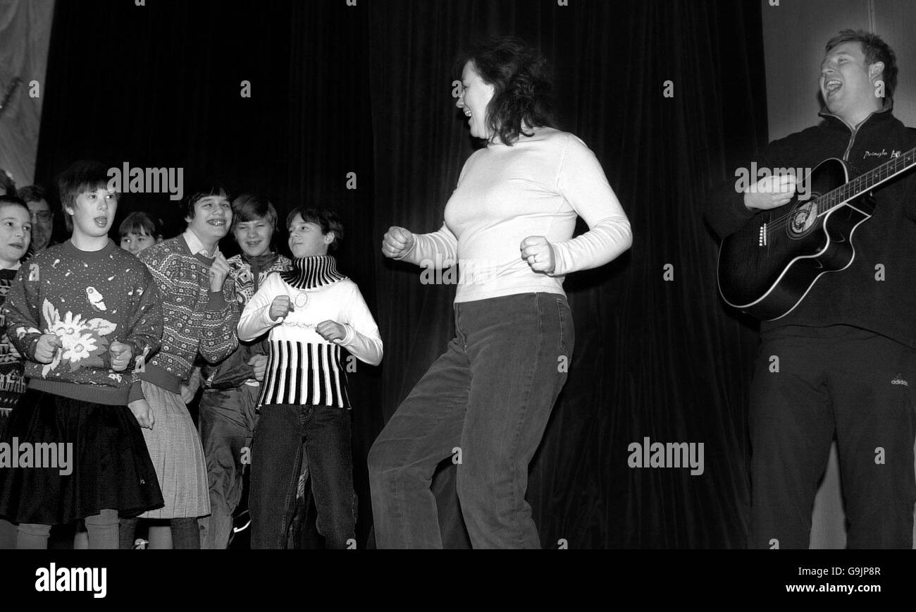 Russia homeless children Stock Photo - Alamy