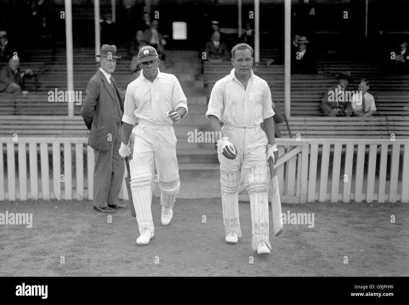 Oval london Black and White Stock Photos & Images - Alamy