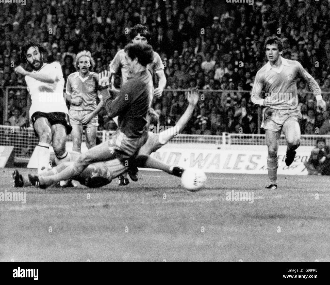 Ricardo villa tottenham hotspur hi-res stock photography and images - Alamy