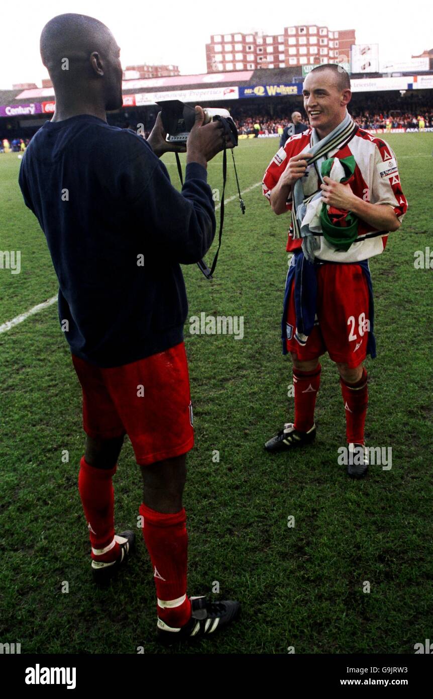 Wycombe Wanderers Michael Simpson High Resolution Stock Photography and ...