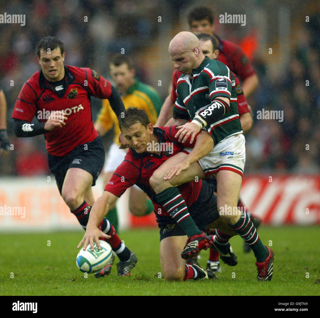 Leicester tigers paul burked and munsters ian dowling hi-res stock ...