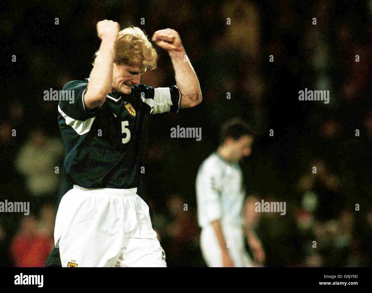Scotland celebrates with colin hendry hi-res stock photography and ...