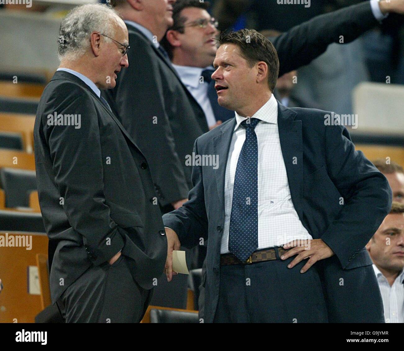 Chelsea frank arnesen with chairman bruce buck hi-res stock photography ...