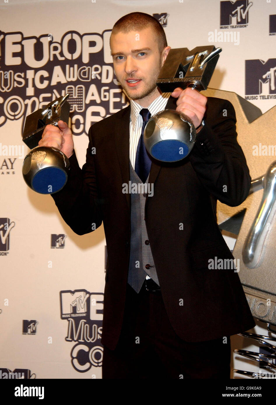 AP OUT Justin Timberlake with his Best Male and Best Pop awards at the ...