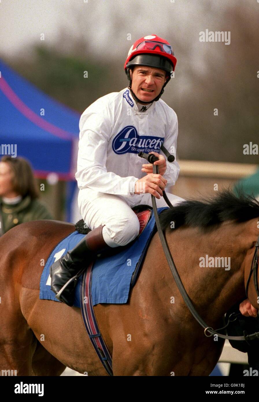 Dean gallagher hi-res stock photography and images - Alamy