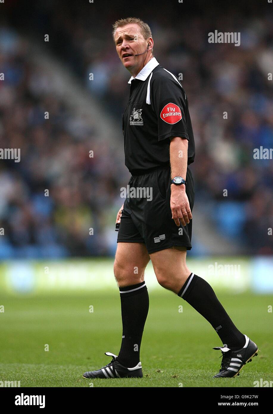 Graham poll premier league referee hi-res stock photography and images ...