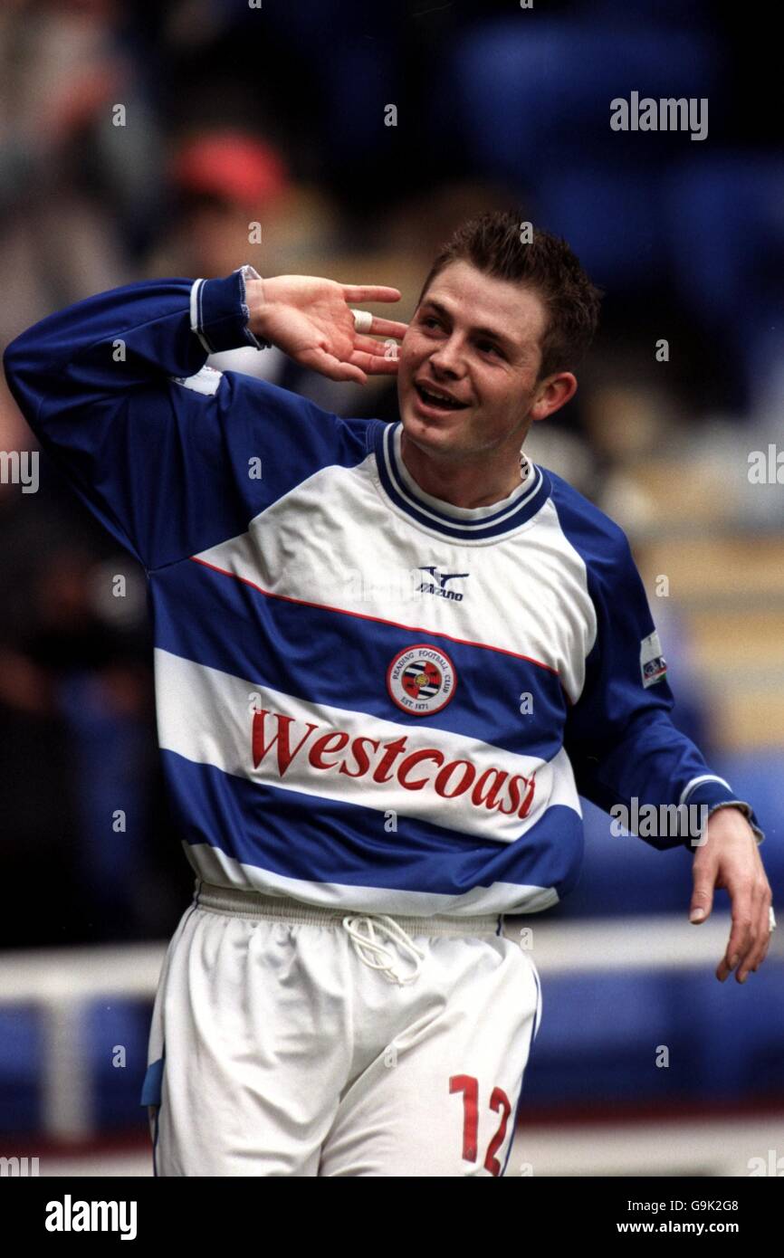 Jamie cureton goal hi-res stock photography and images - Alamy