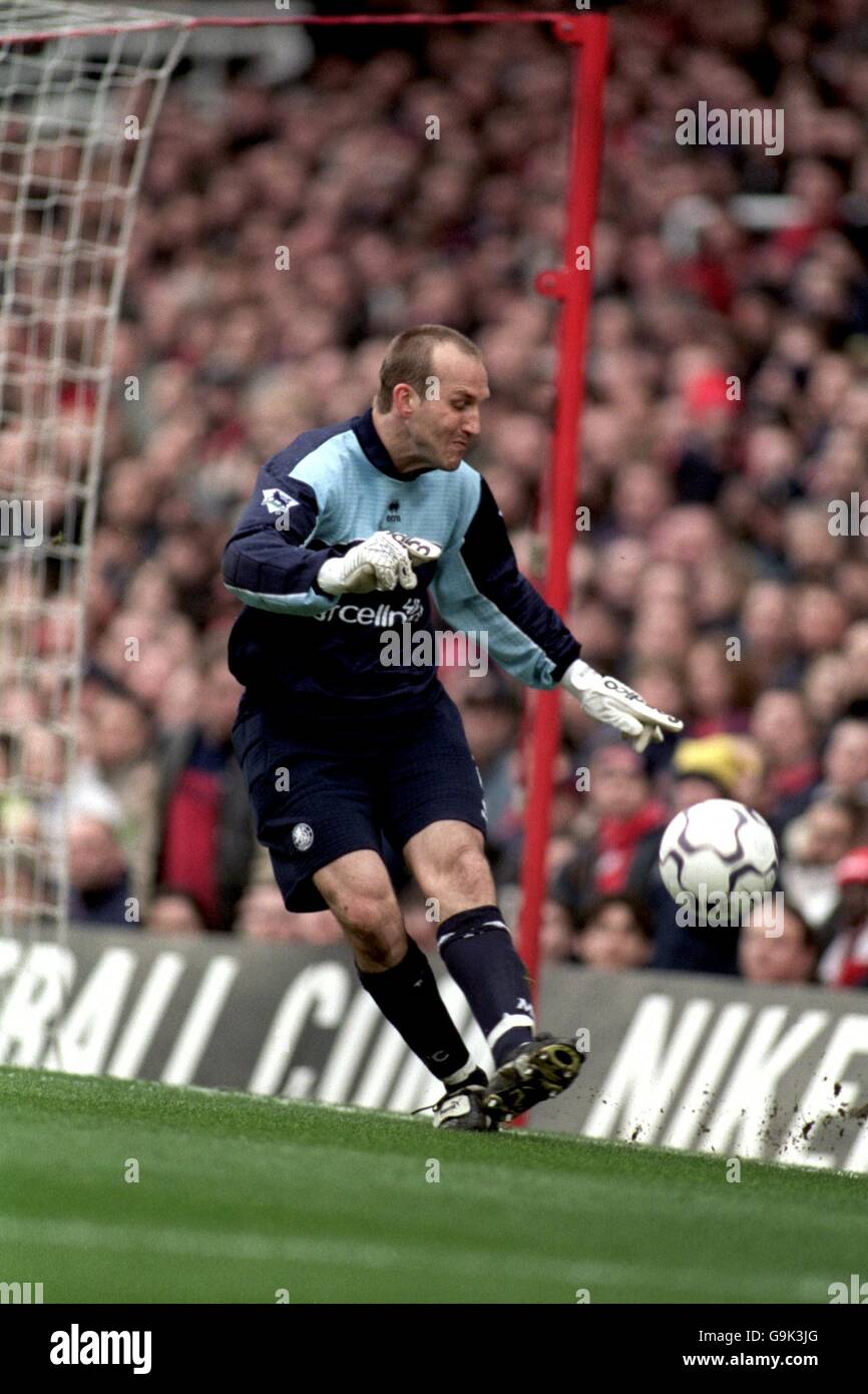 Middlesbrough's goalkeeper Mark Schwarzer clears the ball Stock Photo ...