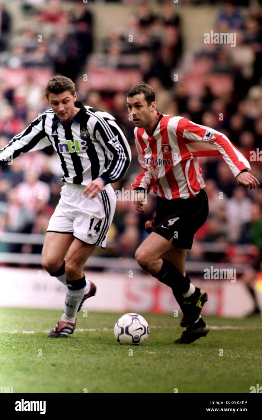 (l-r) Newcastle United's Wayne Quinn battles for the ball with ...