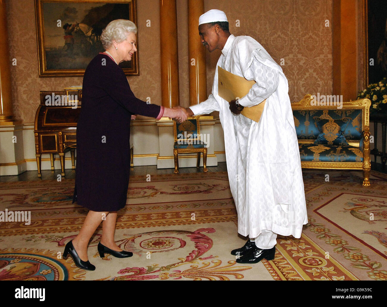 Queen receives Ambassador of Chad Stock Photo - Alamy