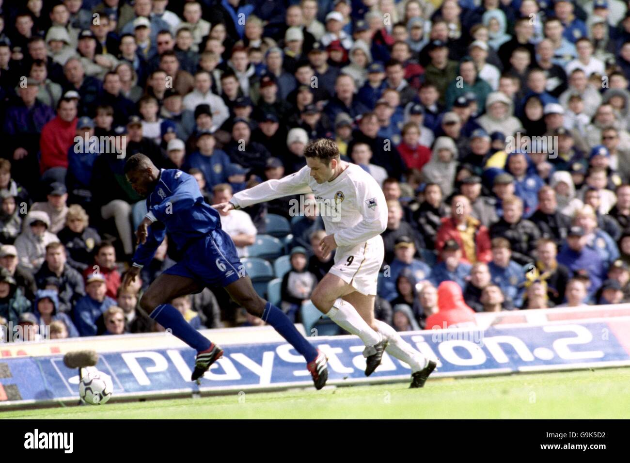 Soccer action chelsea corner hi-res stock photography and images - Alamy